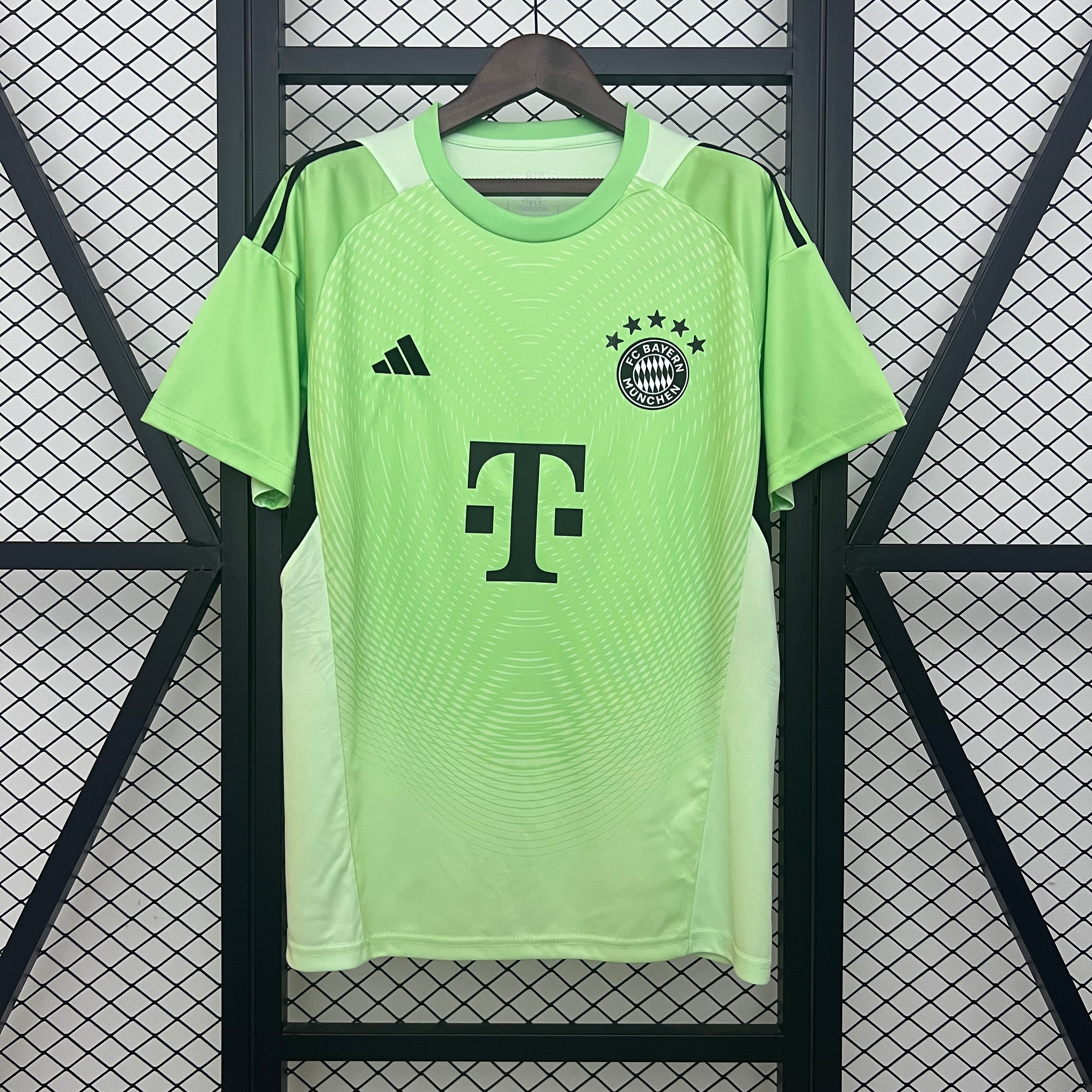 Bayern Munich 25/26 Goalkeeper Jersey – SportSteel11